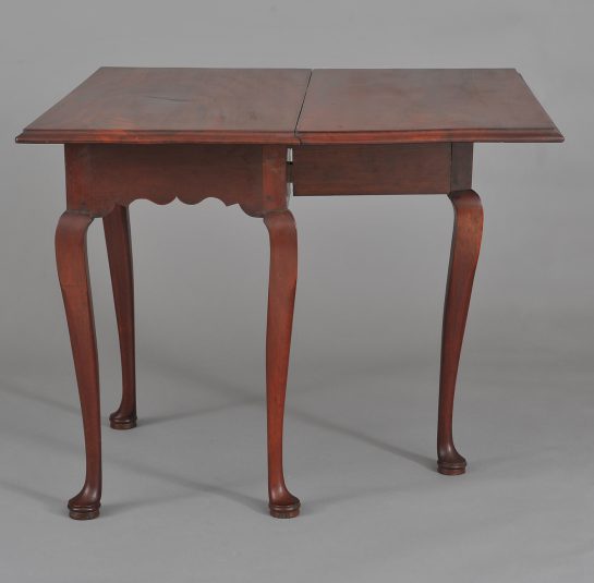 Rare Queen Anne Single Drop-Leaf Table - Jeffrey Tillou Antiques